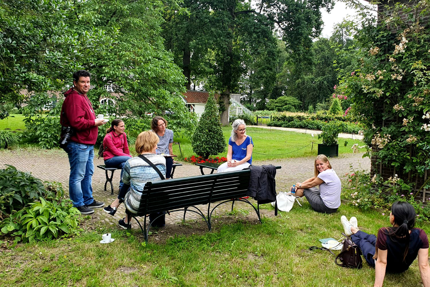 Go Mingle | Thebe Extra